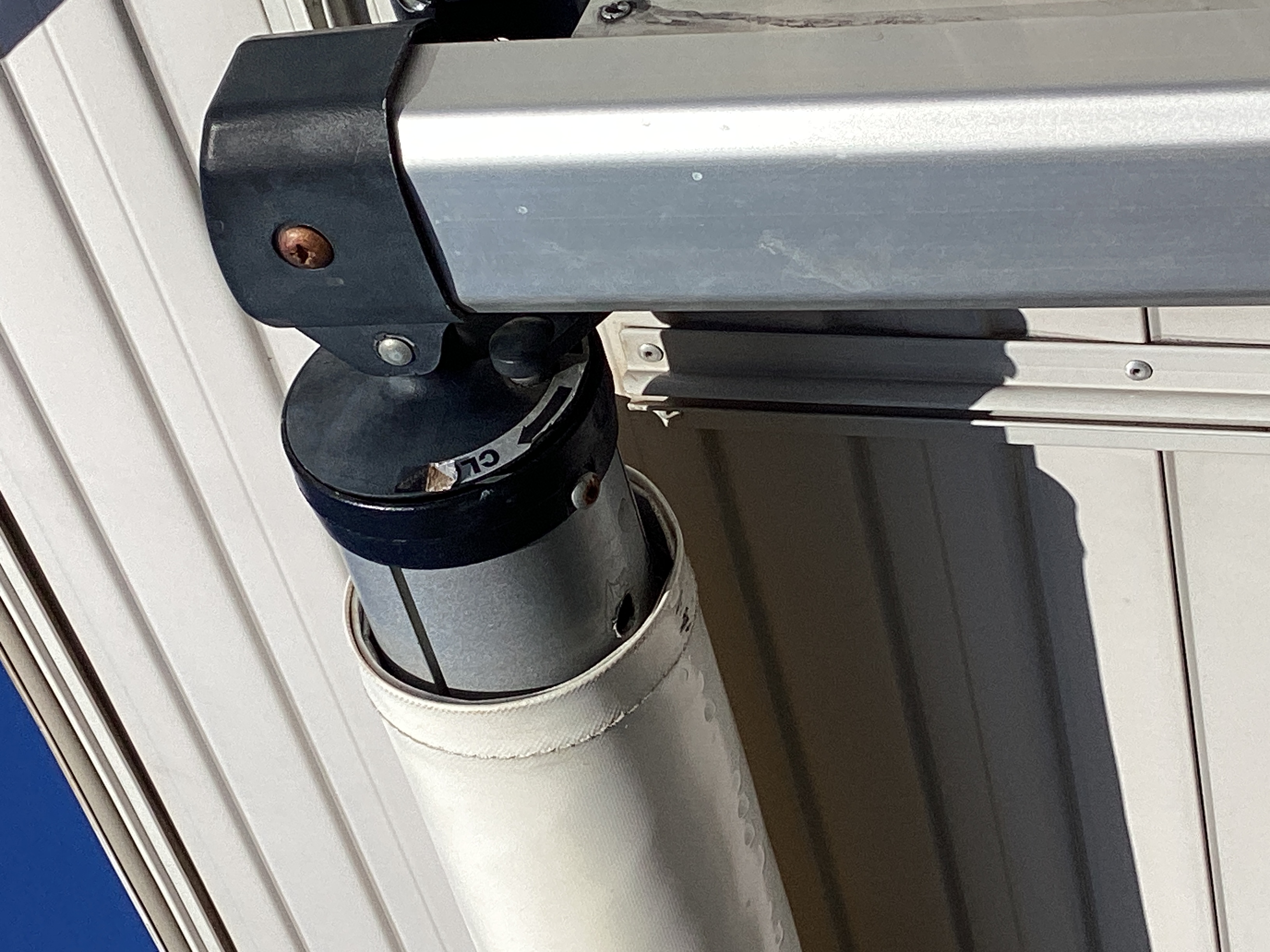 Identifying my Rollout Awning - Dometic, Carefree or Aussie Traveller ...