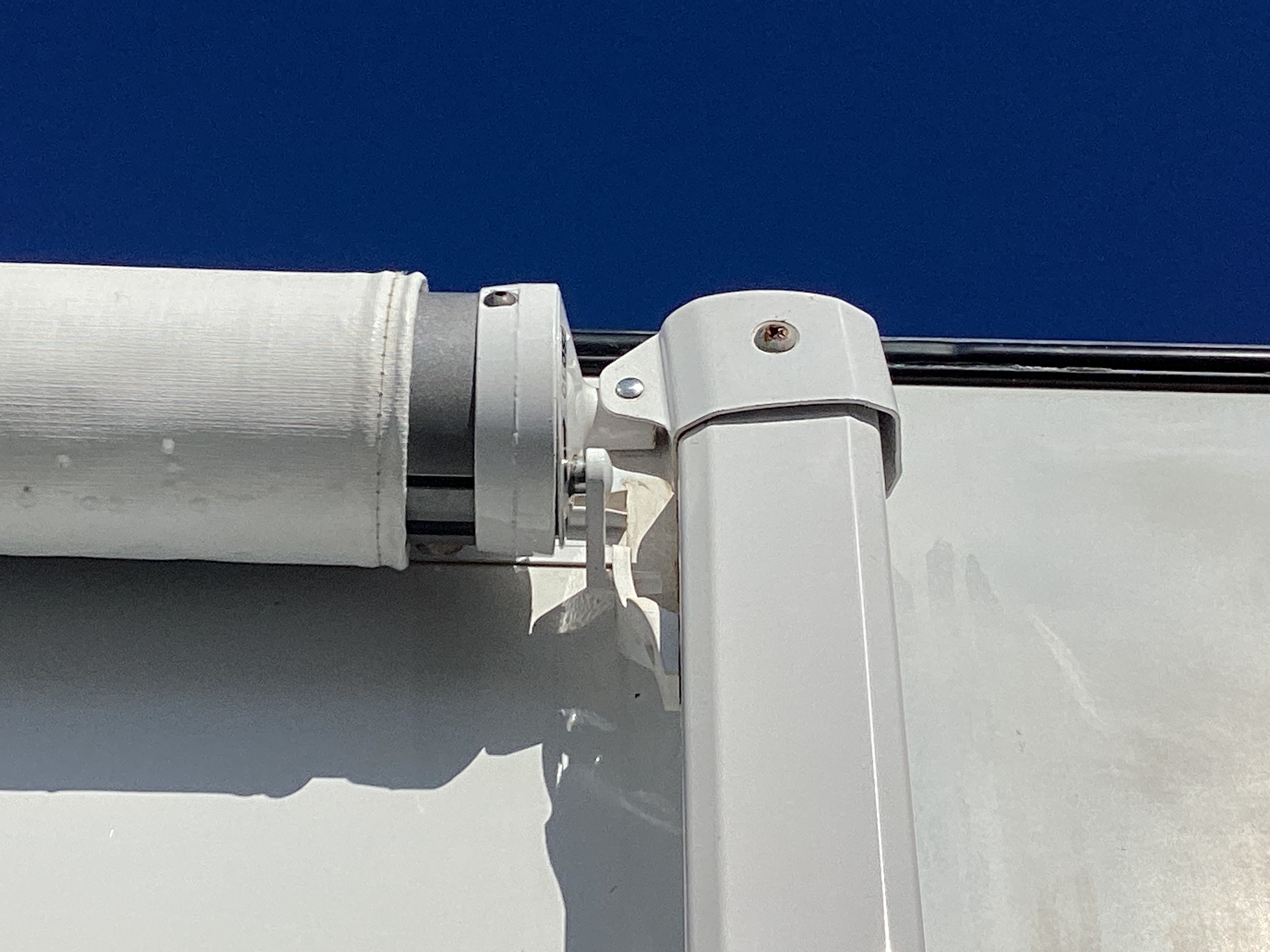 Identifying my Rollout Awning - Dometic, Carefree or Aussie Traveller ...